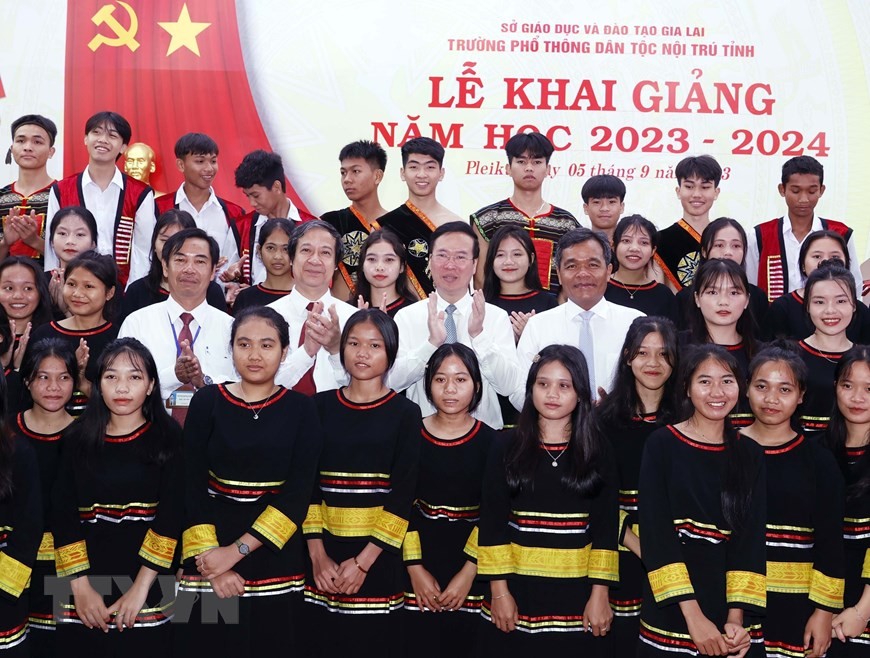 President Vo Van Thuong congratulates educators, students on new school ... President Vo Van Thuong congratulates educators, students on new school ...