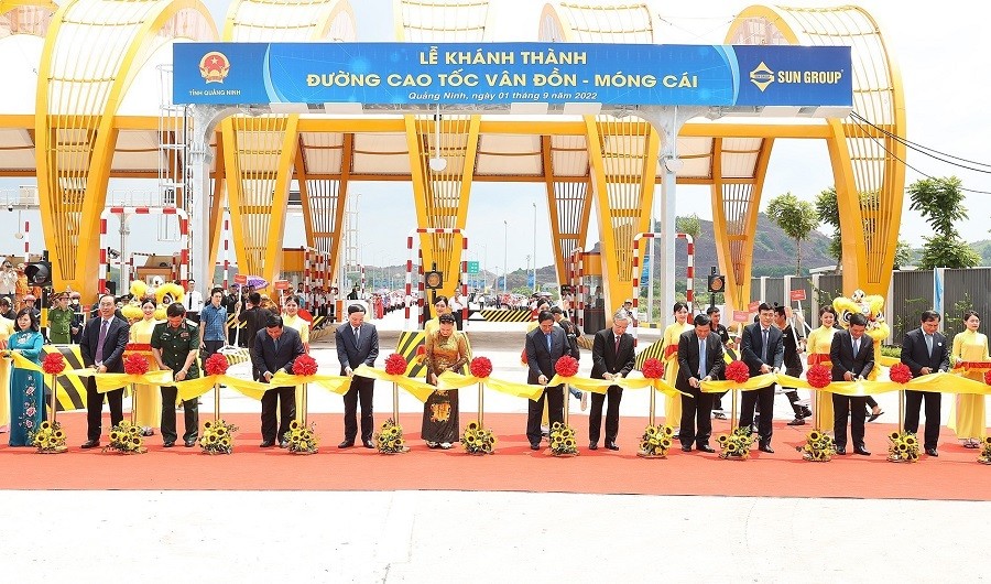 Prime Minister Pham Minh Chinh attends the inauguration ceremony of Van ...